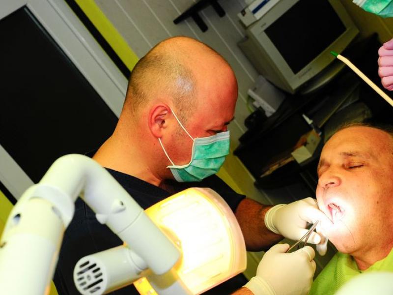 Cabinet Stomatologie, Medic Dentist, Aparate Dentare, Radiologie ...